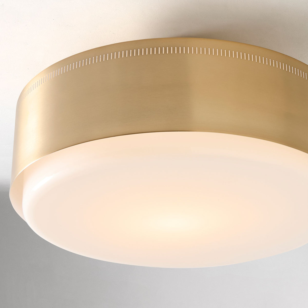 Bolvira Metal Flush Mount - Contemporary Ceiling Light with Subtle Glow ...